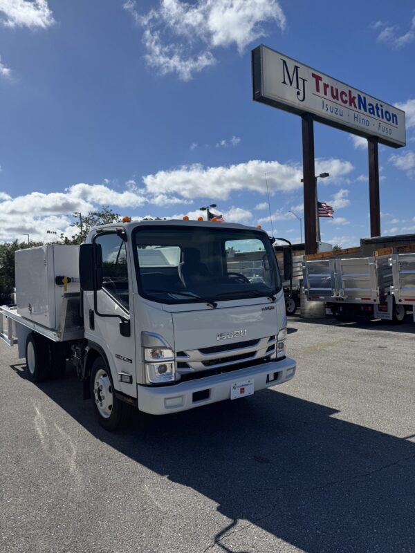 ISUZU NPR-HD GAS SINGLE-CAB SPRAY TRUCK - RF2 - MJ TruckNation
